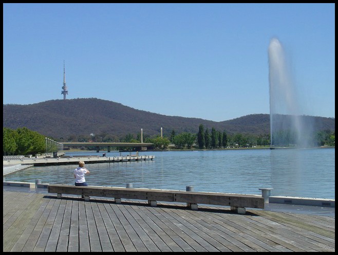 Captain Cook Memorial Fountain and Globe – The Rambling Wombat